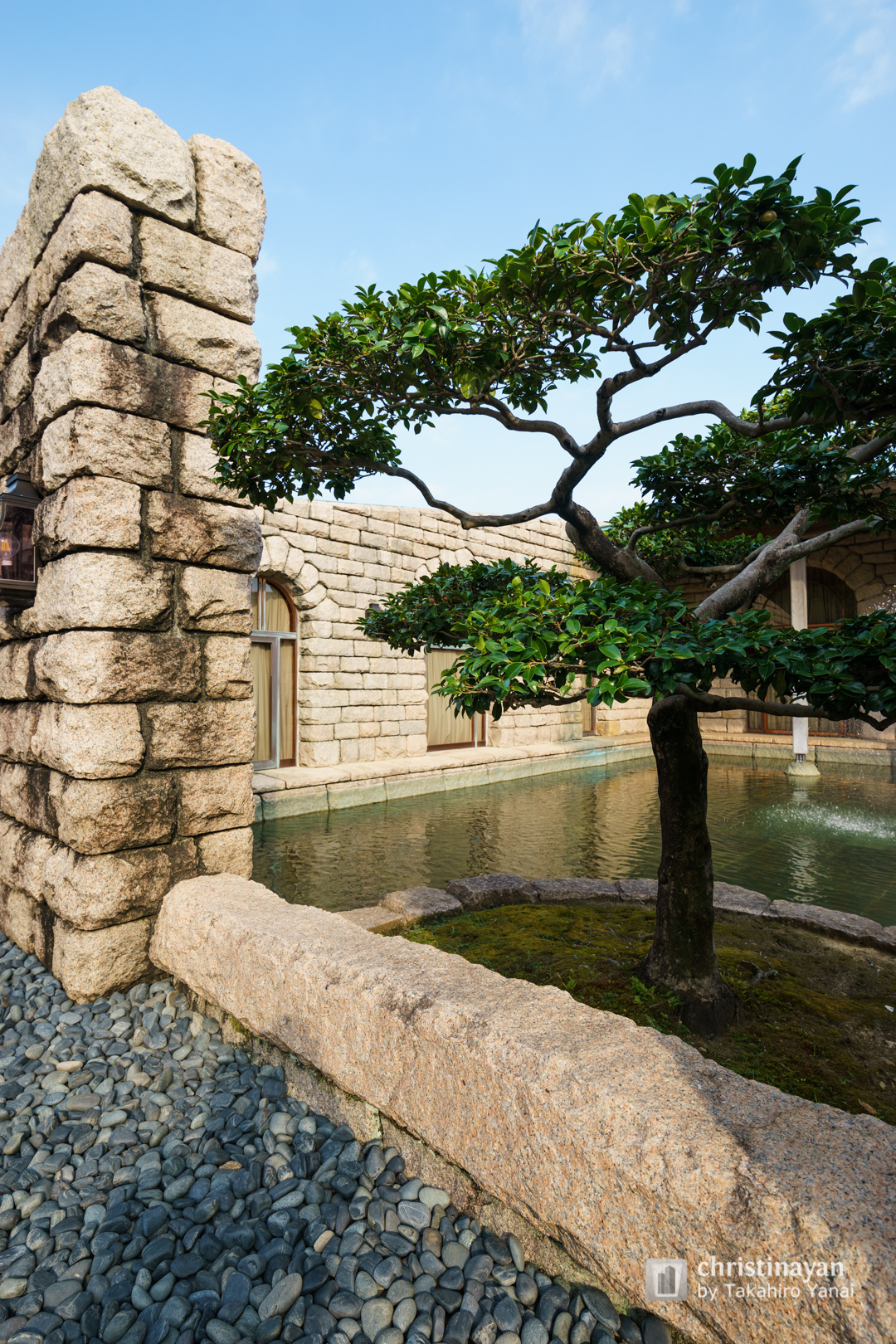 静岡市立芹沢銈介美術館 / 白井晟一研究所(Exterior view of Shizuoka City Serizawa Keisuke ...